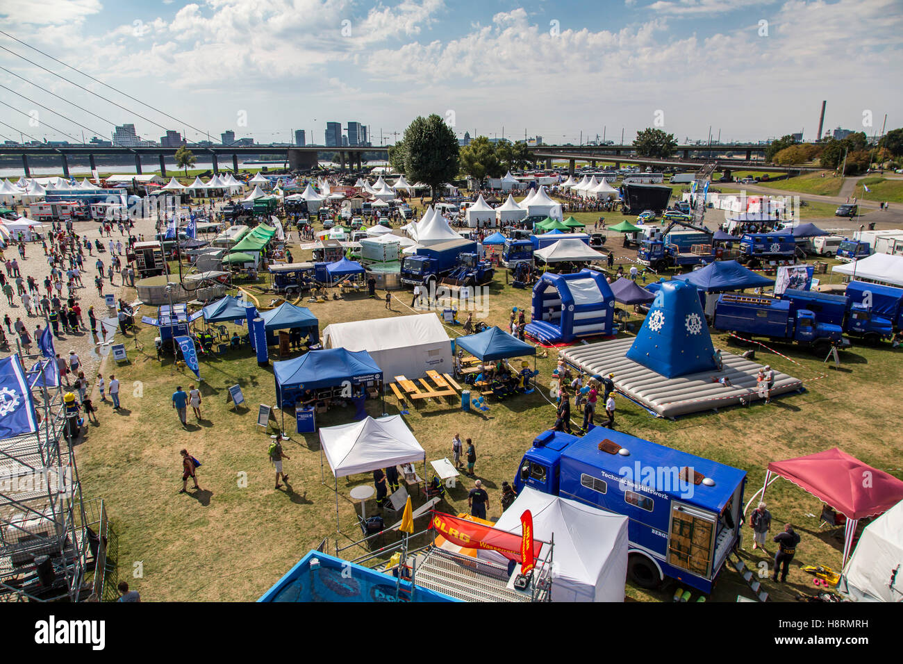 Public presentation of German civil protection units, fire brigades ...