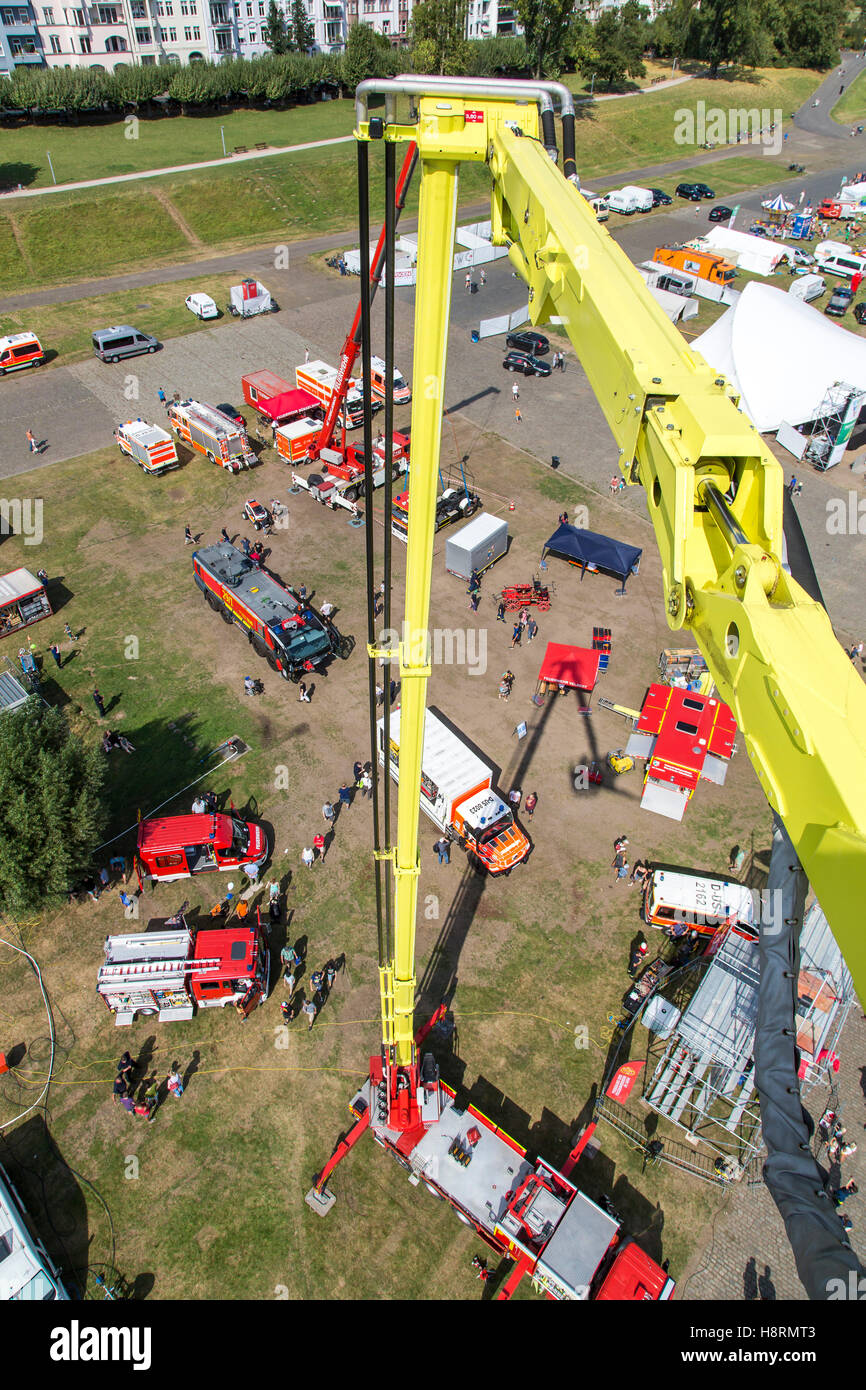 Public presentation of German civil protection units, fire brigades ...