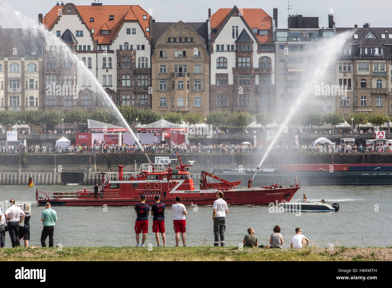 Public presentation of German civil protection units, fire brigades ...