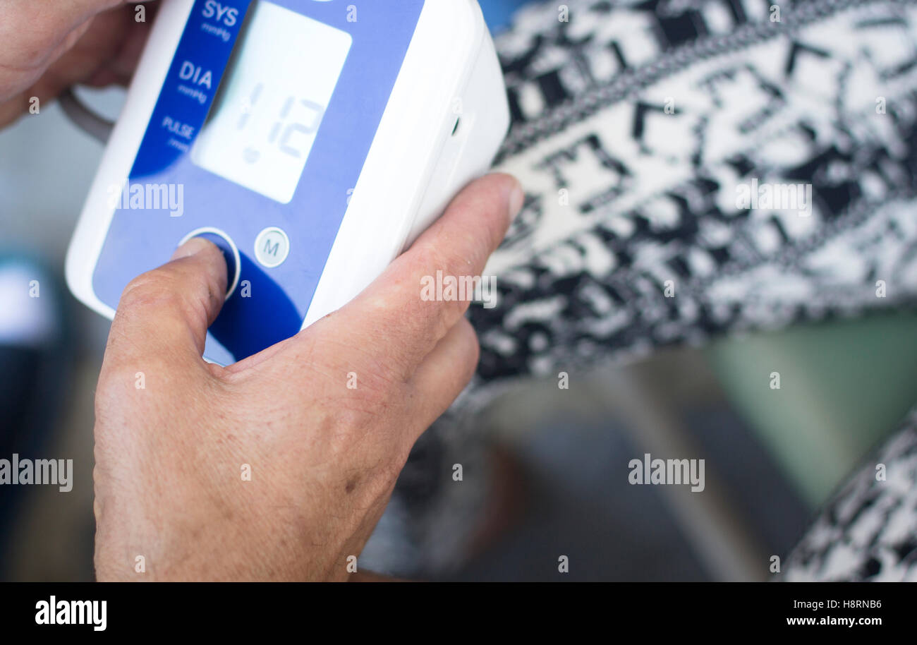 Cardiac blood pressure and irregular heart beat pulse rate meter to ...