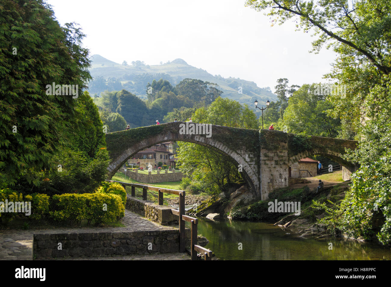 Roman arch bridges hi-res stock photography and images - Alamy