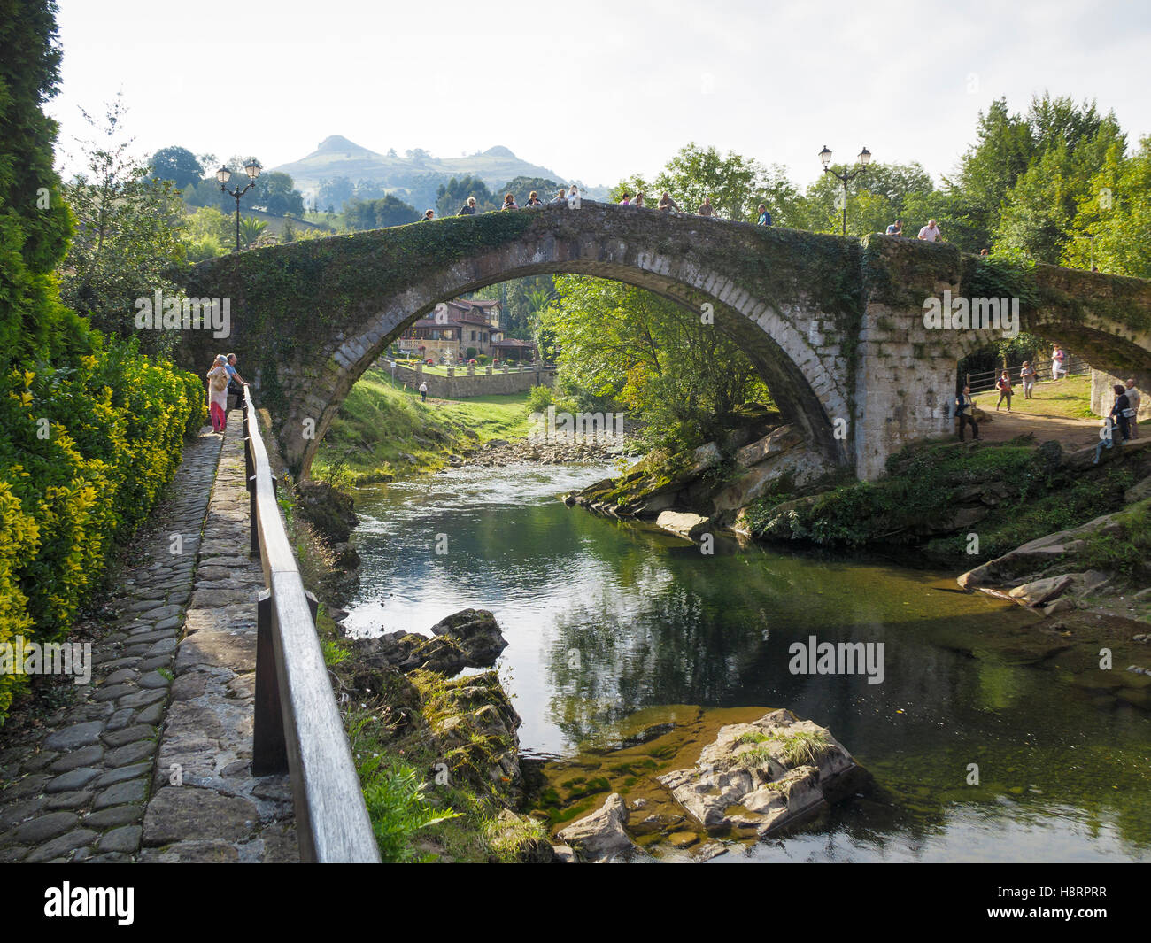 Roman arch bridges hi-res stock photography and images - Alamy