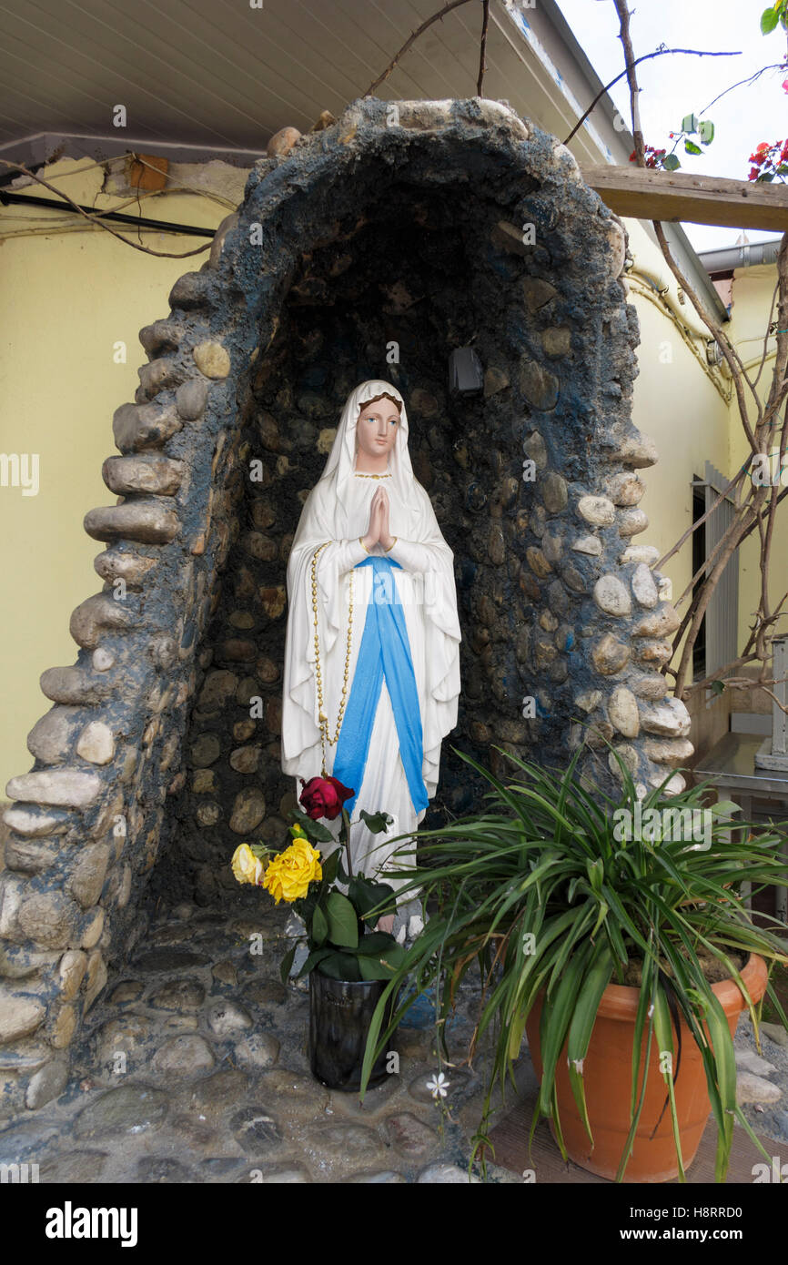Virgin mary face hi-res stock photography and images - Alamy