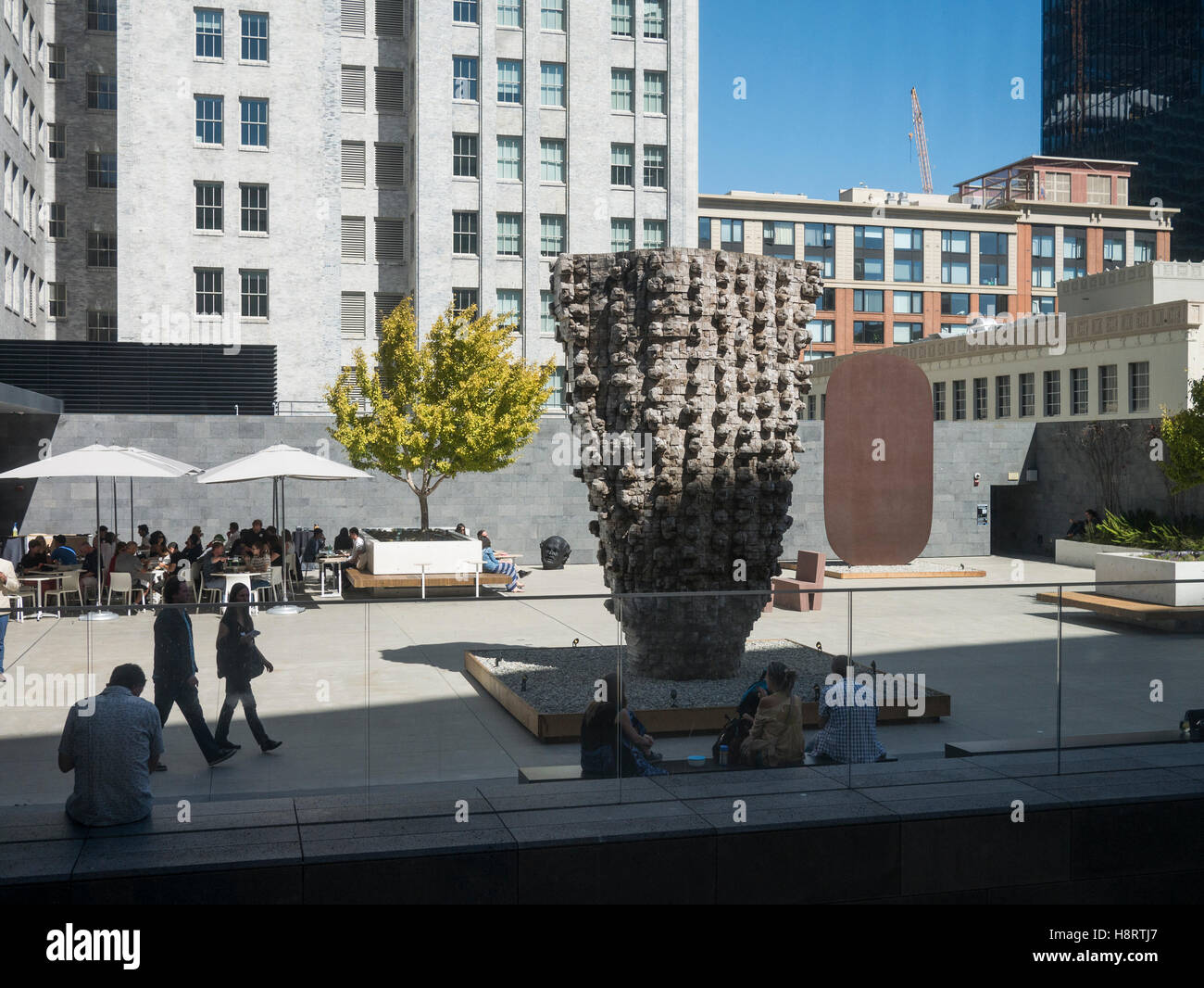 Architecture and art display at The San Francisco Museum of Modern Art ...