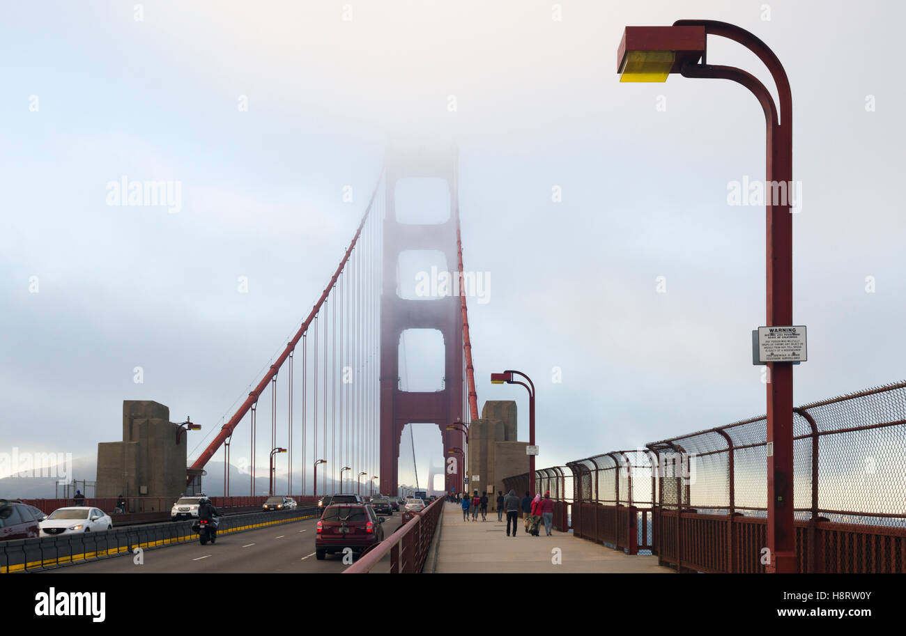 Tourist attraction, The Golden Gate Bridge spanning the Golden Gate ...