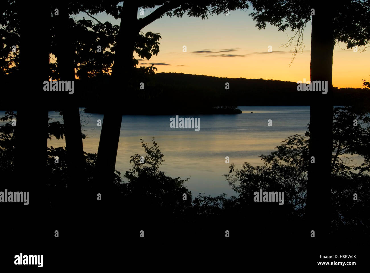 Lake Tiorati dawn, Harriman State Park, New York Stock Photo - Alamy