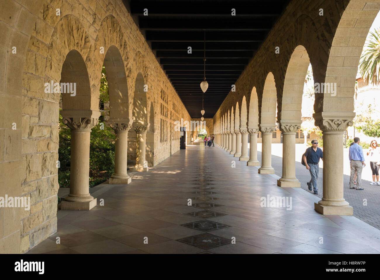 Main quadrangle and Rodin Sculpture Garden in Stanford University ...