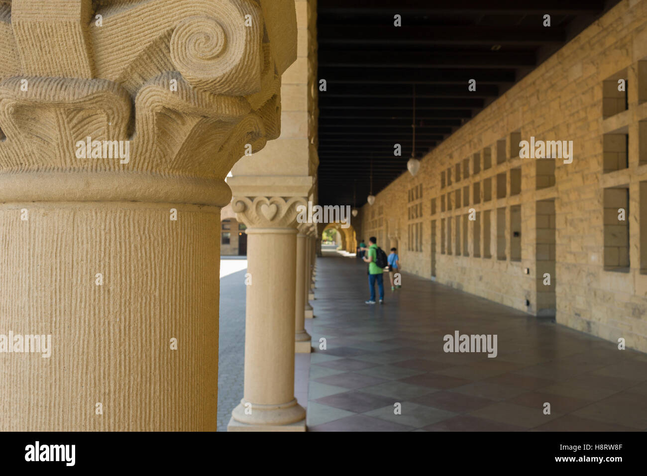 Main quadrangle and Rodin Sculpture Garden in Stanford University ...