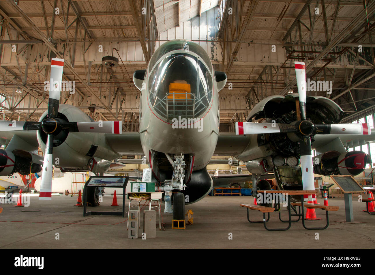 Aircraft restoration hi-res stock photography and images - Alamy