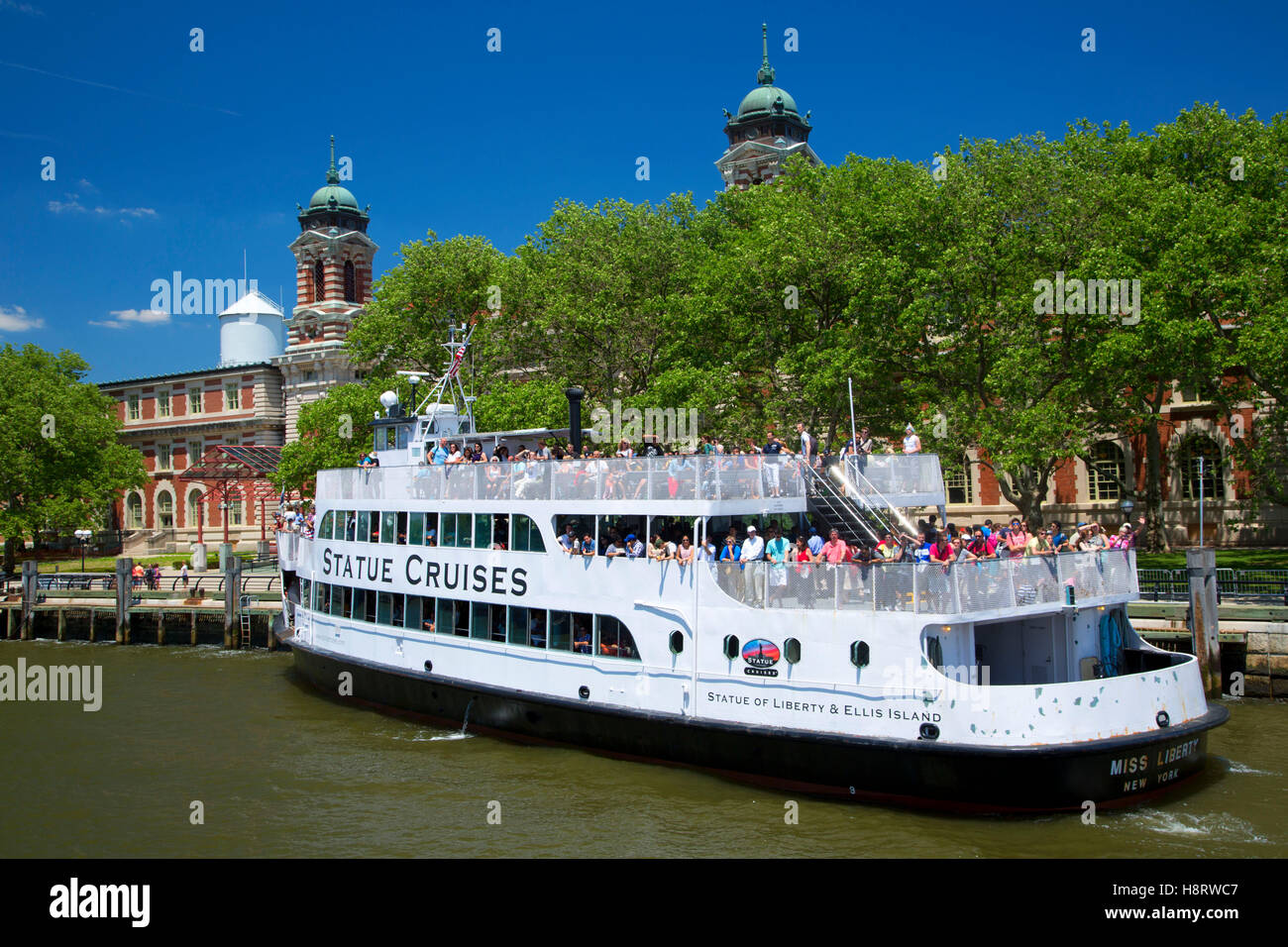 Statue of Liberty tour boat, Ellis Island Immigrant Museum, Statue of ...