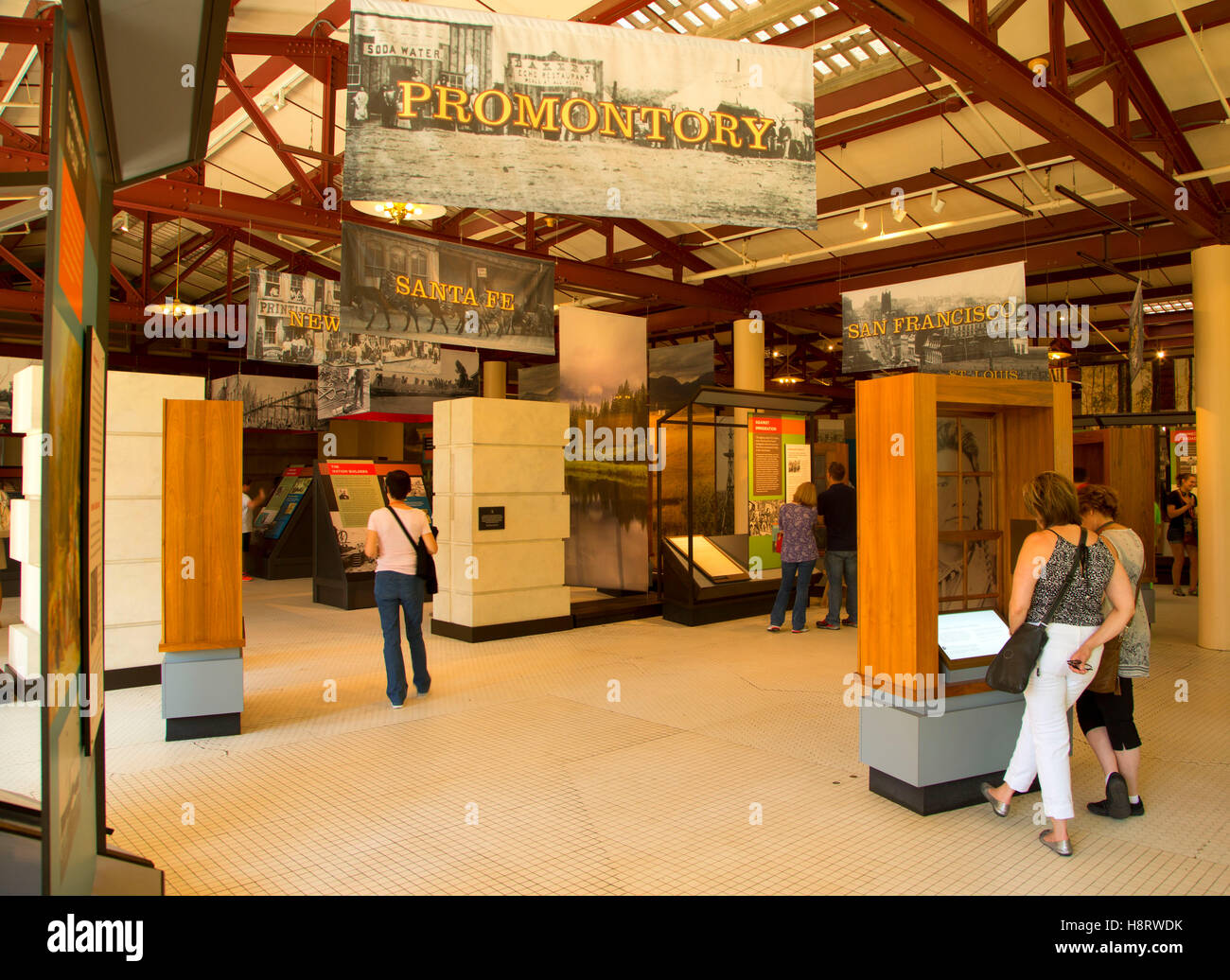 Museum exhibits, Ellis Island Immigrant Museum, Statue of Liberty ...