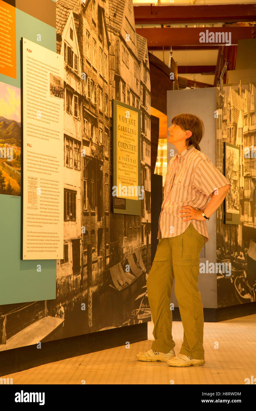 Museum exhibits, Ellis Island Immigrant Museum, Statue of Liberty ...