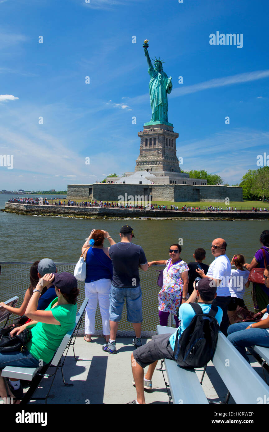 Statue of Liberty from tour boat, Statue of Liberty National Monument ...