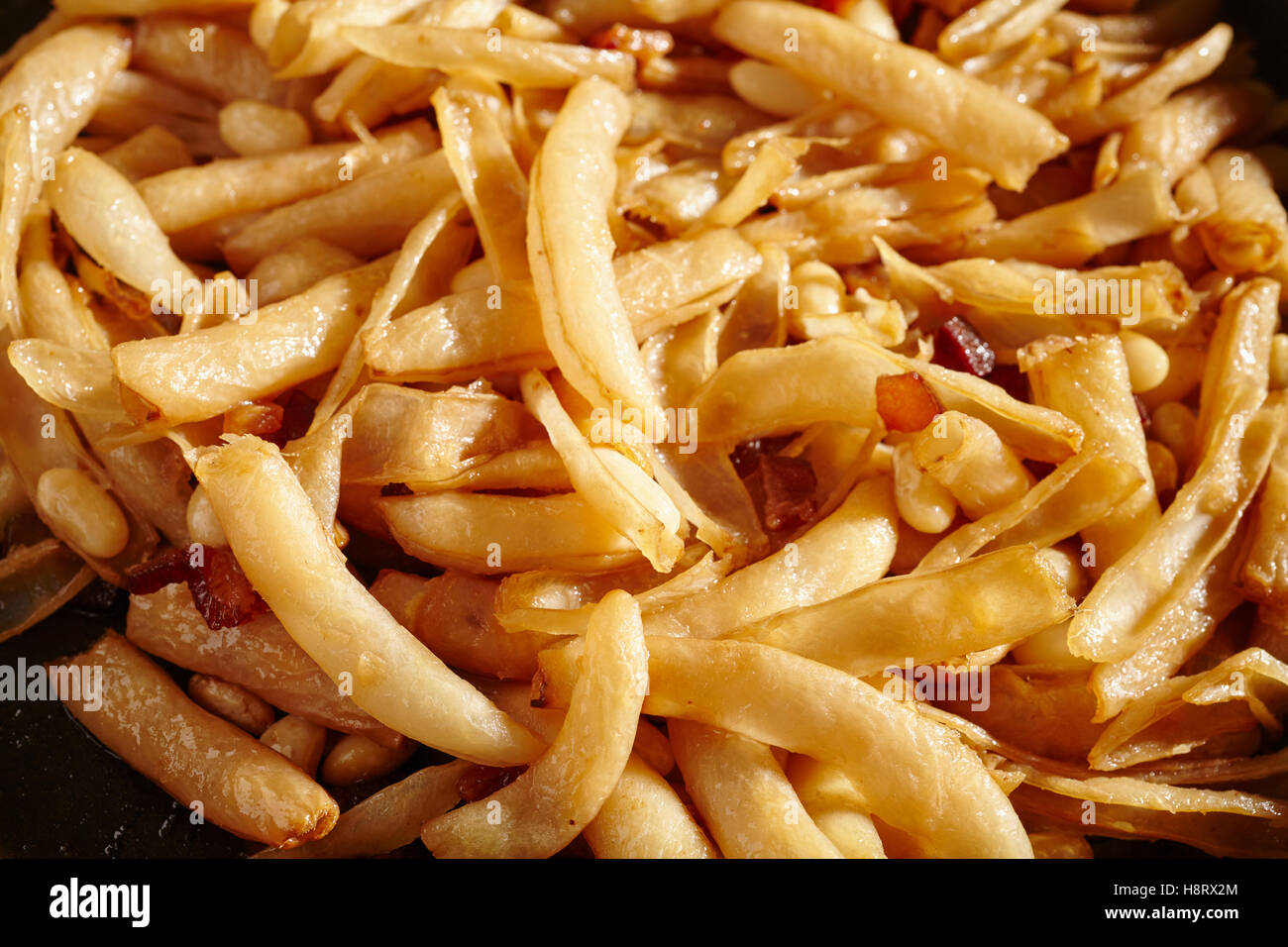 shucky beans pan fried with bacon, a traditional Appalachian food Stock ...