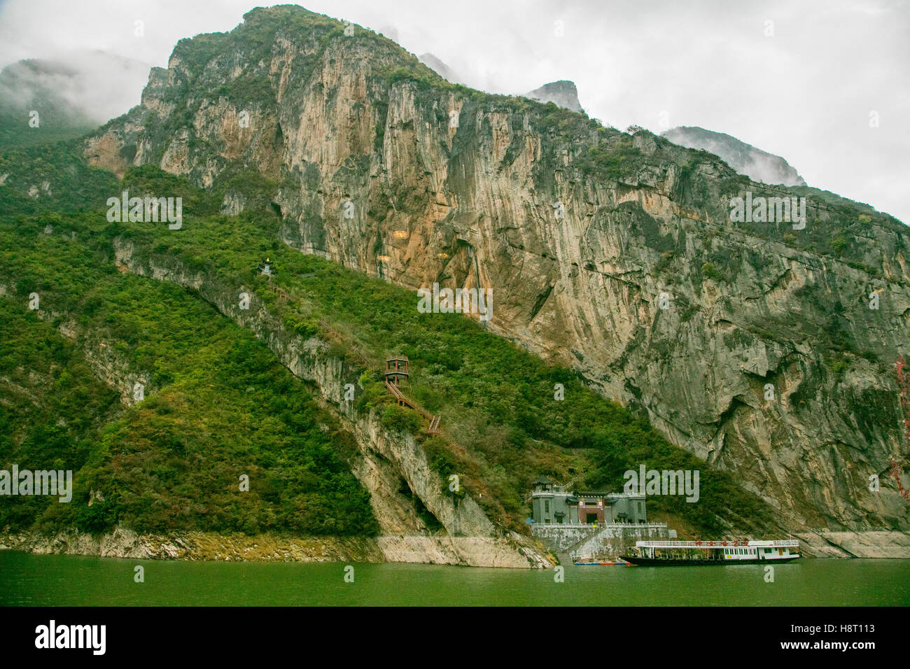 Three gorges china hi-res stock photography and images - Alamy