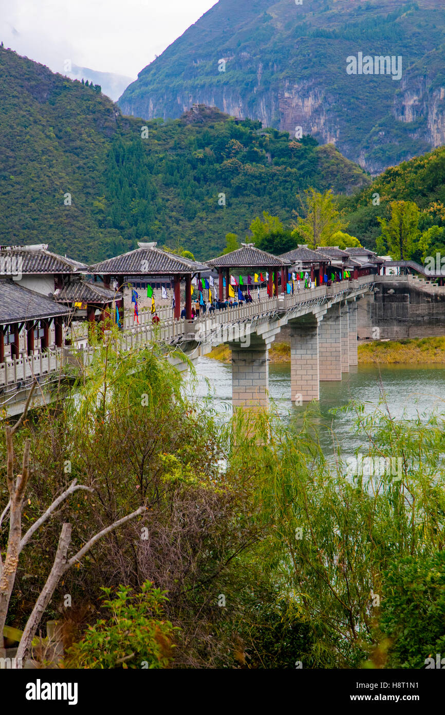 Baidicheng white emperor city yangtze hi-res stock photography and ...
