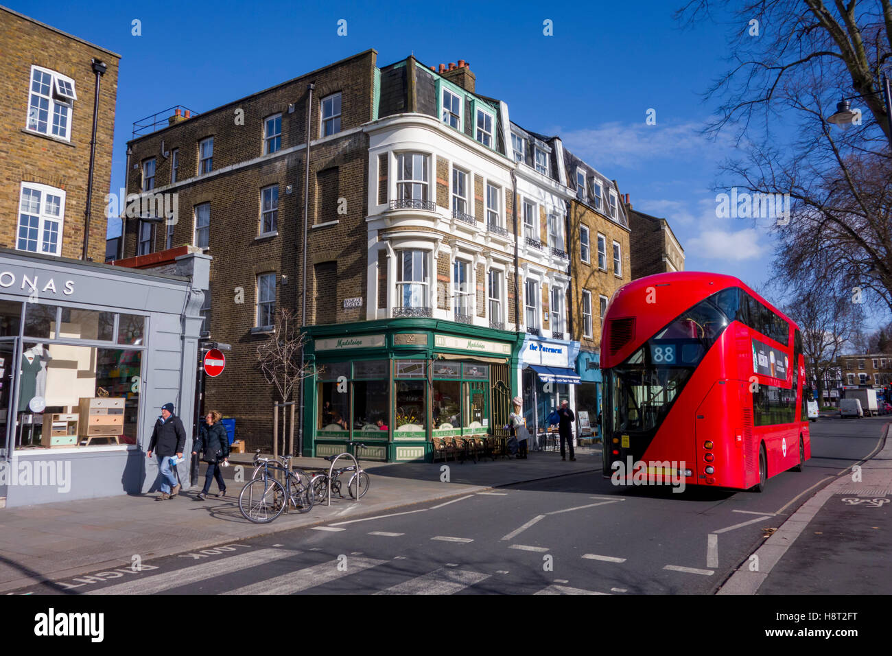 UK, England, London, Clapham, atreetscene Stock Photo - Alamy