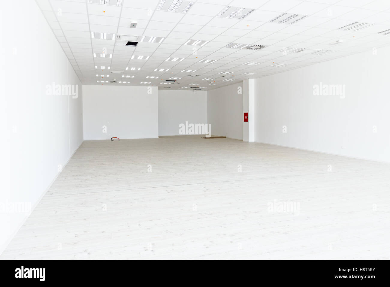 Empty showroom hi-res stock photography and images - Alamy
