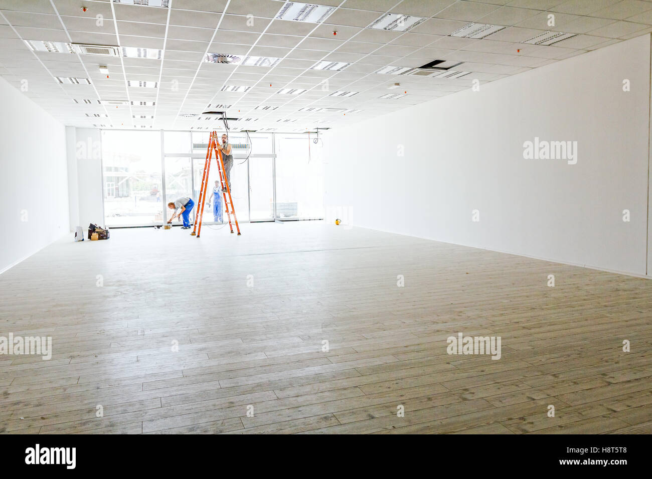 Ladder installation hi-res stock photography and images - Alamy