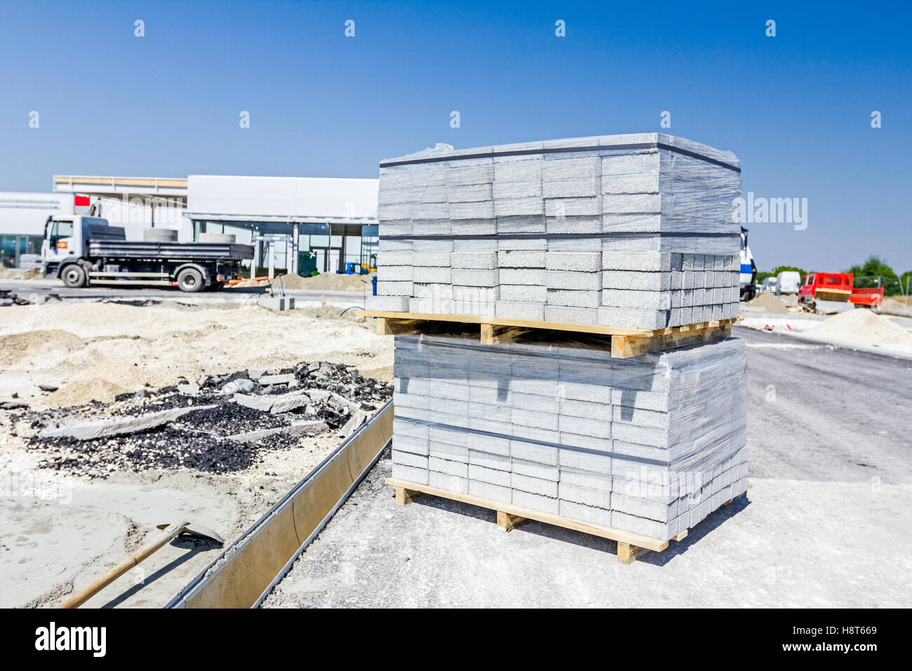 Wrapped pallets hi-res stock photography and images - Alamy