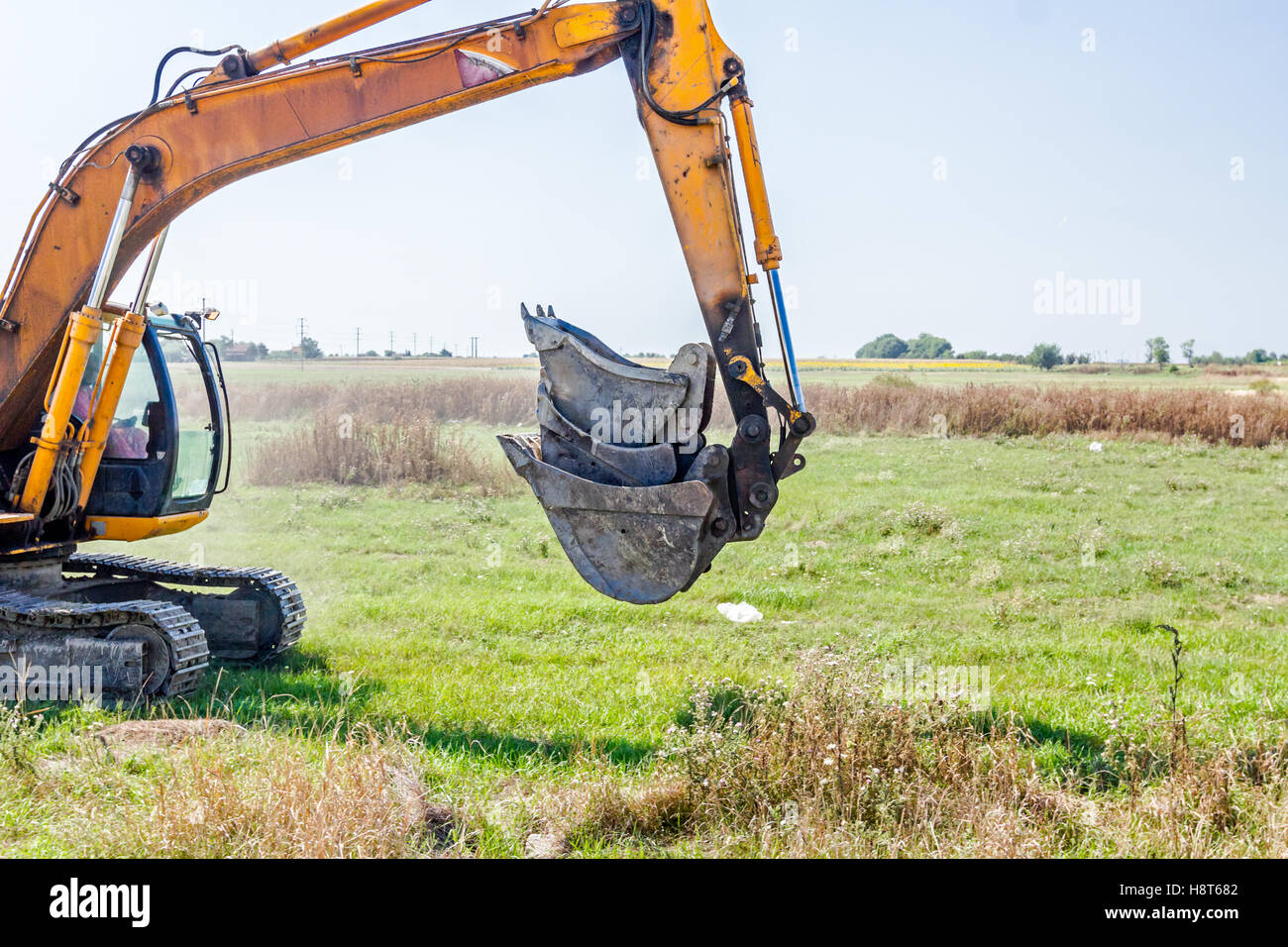 Excavator buckets are vertically arranged, various types, sorted by ...