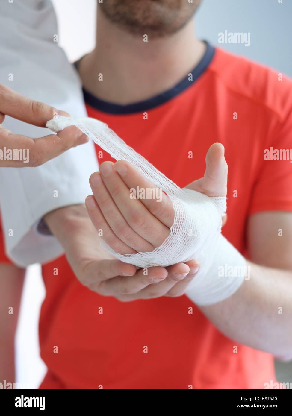 First Aid Bleeding Stock Photos & First Aid Bleeding Stock Images - Alamy