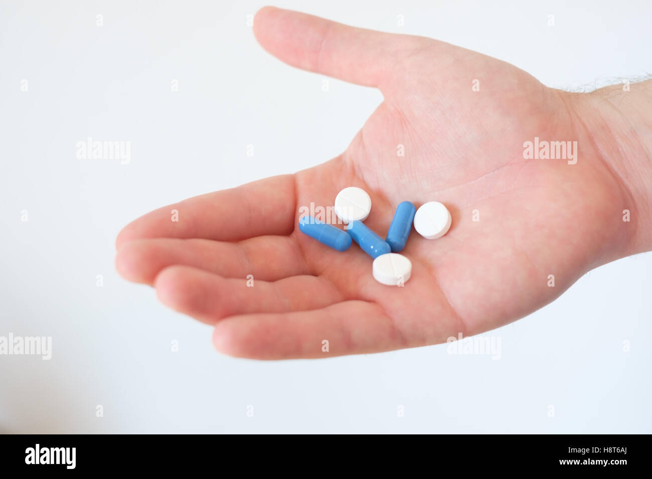 Hand keeping hi-res stock photography and images - Alamy