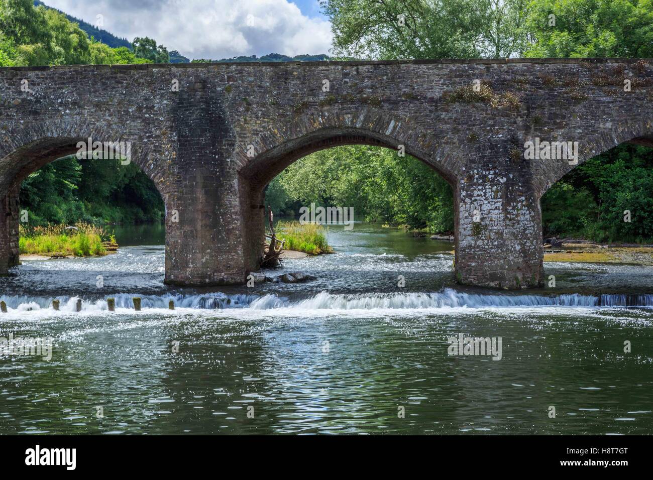 A stone bridge over the River Wye in England, UK Stock Photo - Alamy
