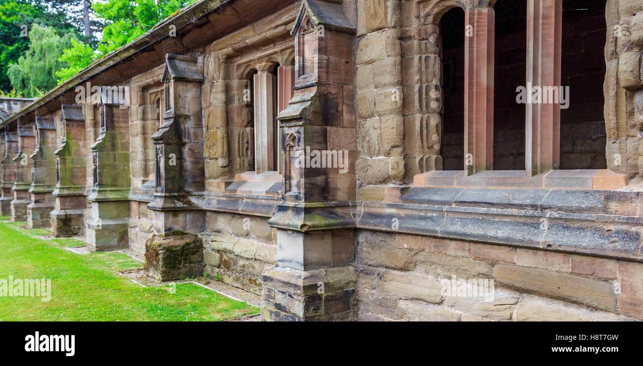 Row of stone buildings hi-res stock photography and images - Alamy