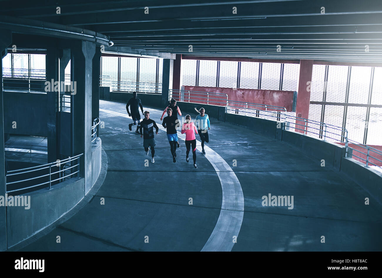 Man running exercise side view hi-res stock photography and images - Alamy