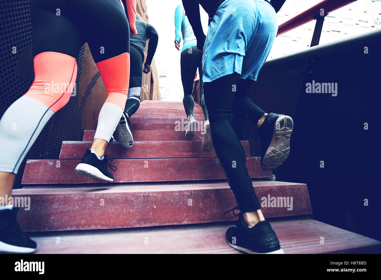 Legs unrecognizable athletic woman hi-res stock photography and images ...