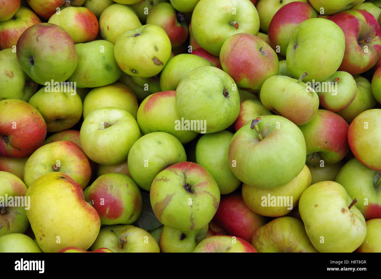 Mini apples hi-res stock photography and images - Alamy