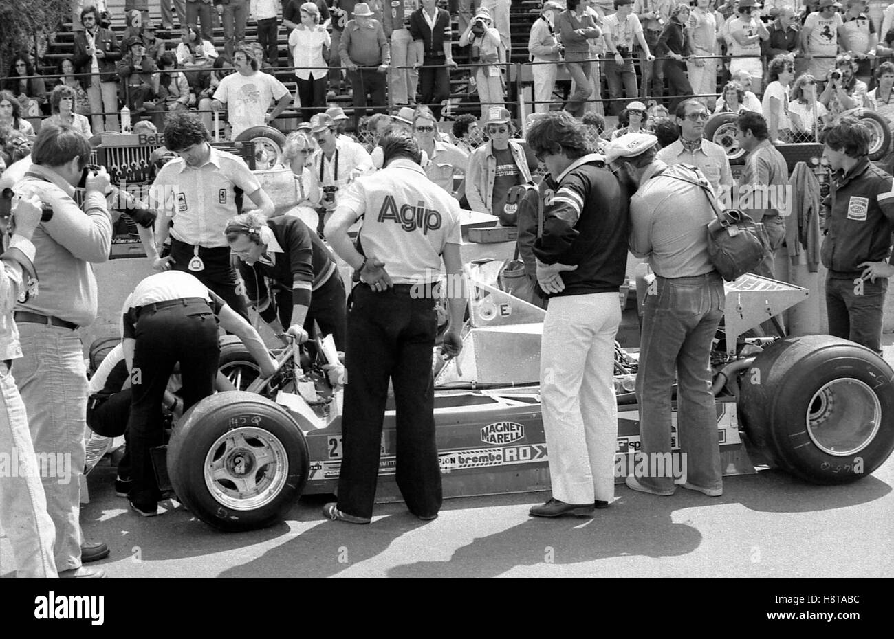 1970s beach hi-res stock photography and images - Alamy