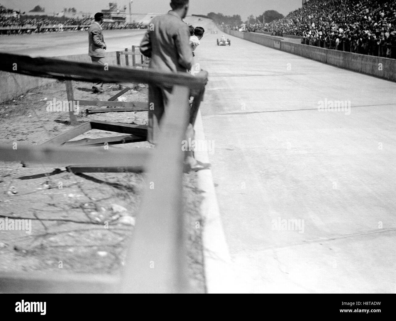 Vintage pre war race car hi-res stock photography and images - Alamy