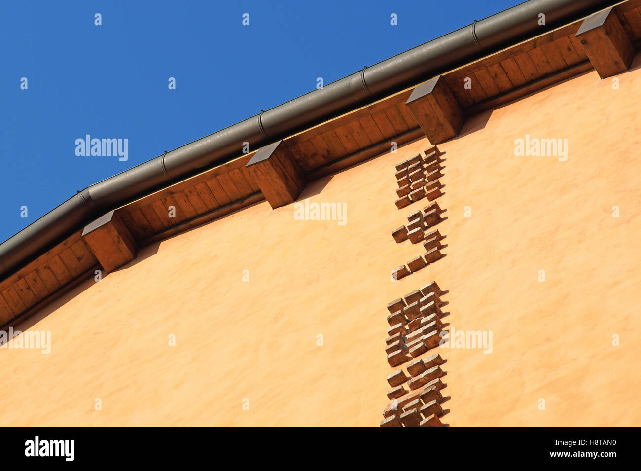 Masonry pieces hi-res stock photography and images - Alamy