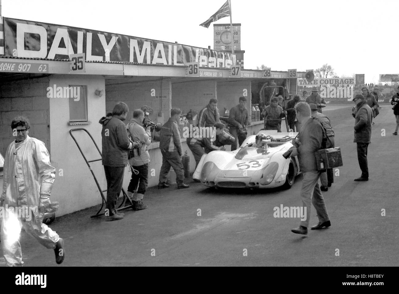 Formula 1 pit stop hi-res stock photography and images - Alamy