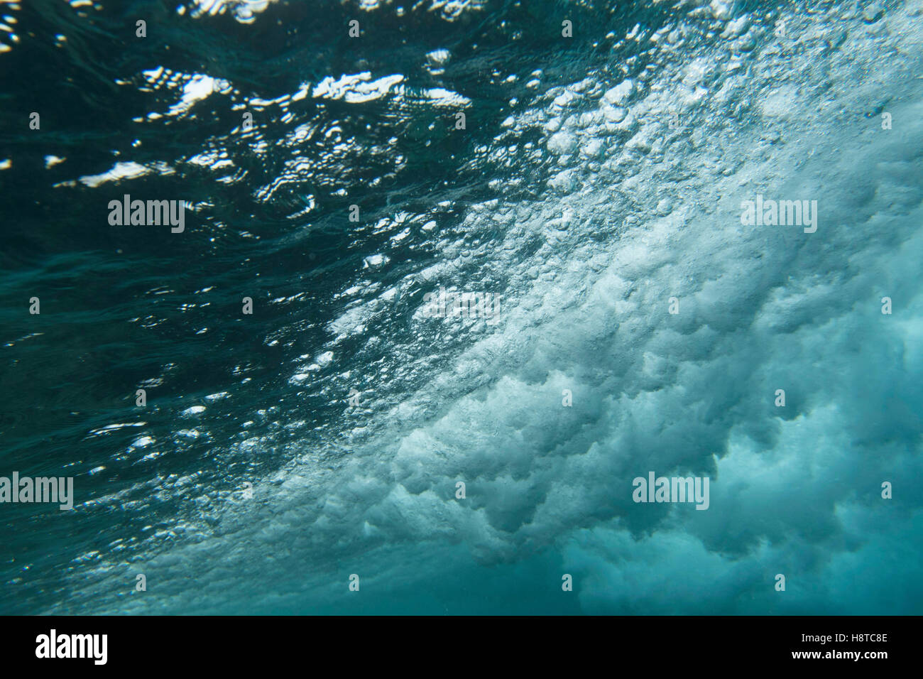 Foam from a wave hi-res stock photography and images - Alamy