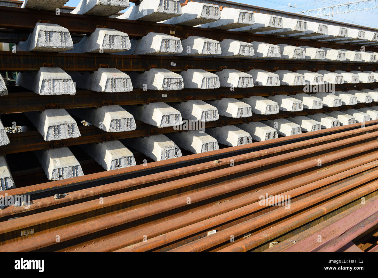 Concrete sleepers stack hi-res stock photography and images - Alamy