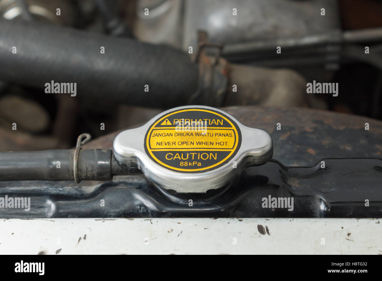 Radiator cap hi-res stock photography and images - Alamy