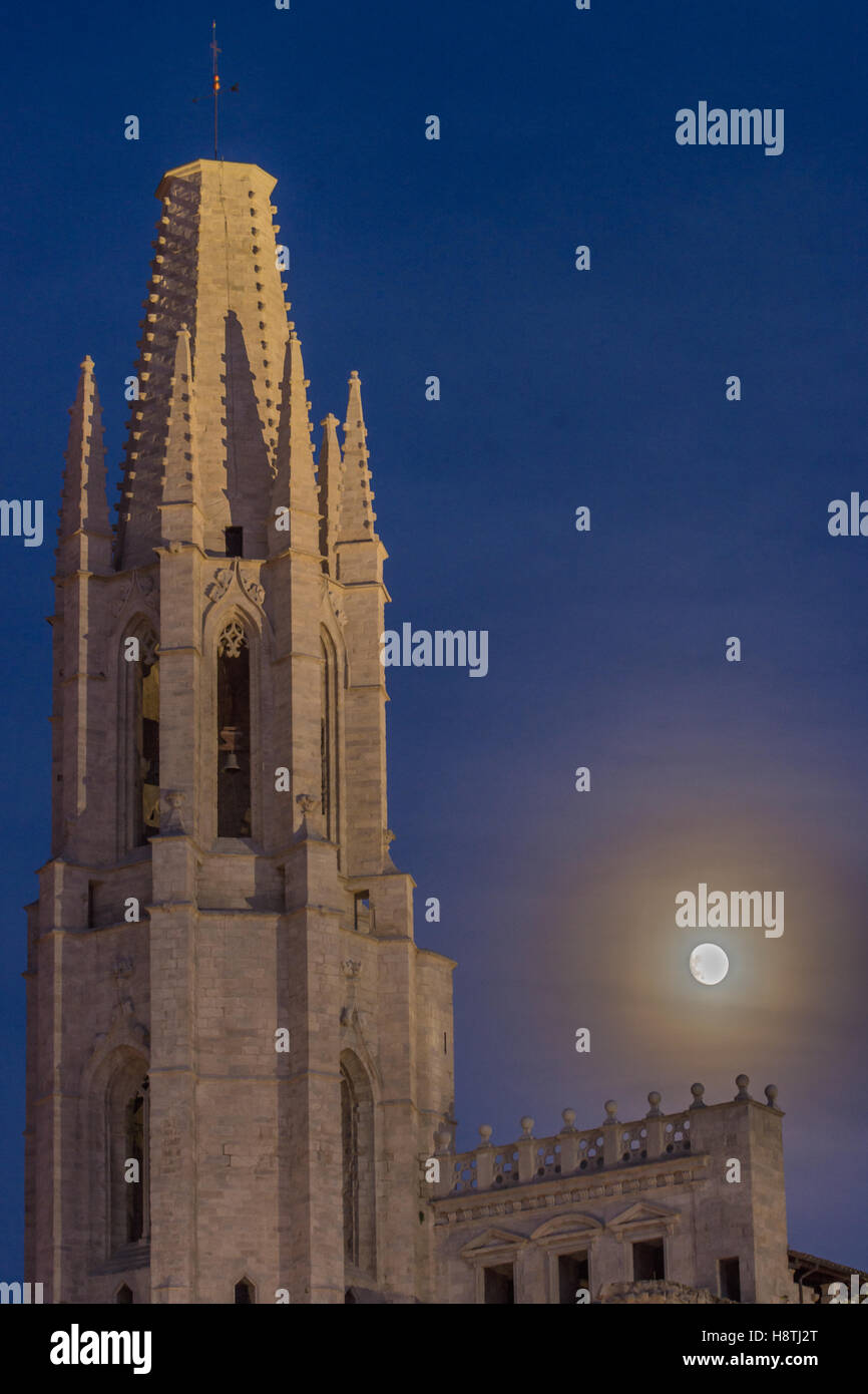 Supermoon behind the San Feliu Church, Girona, Catalonia, Spain Stock ...
