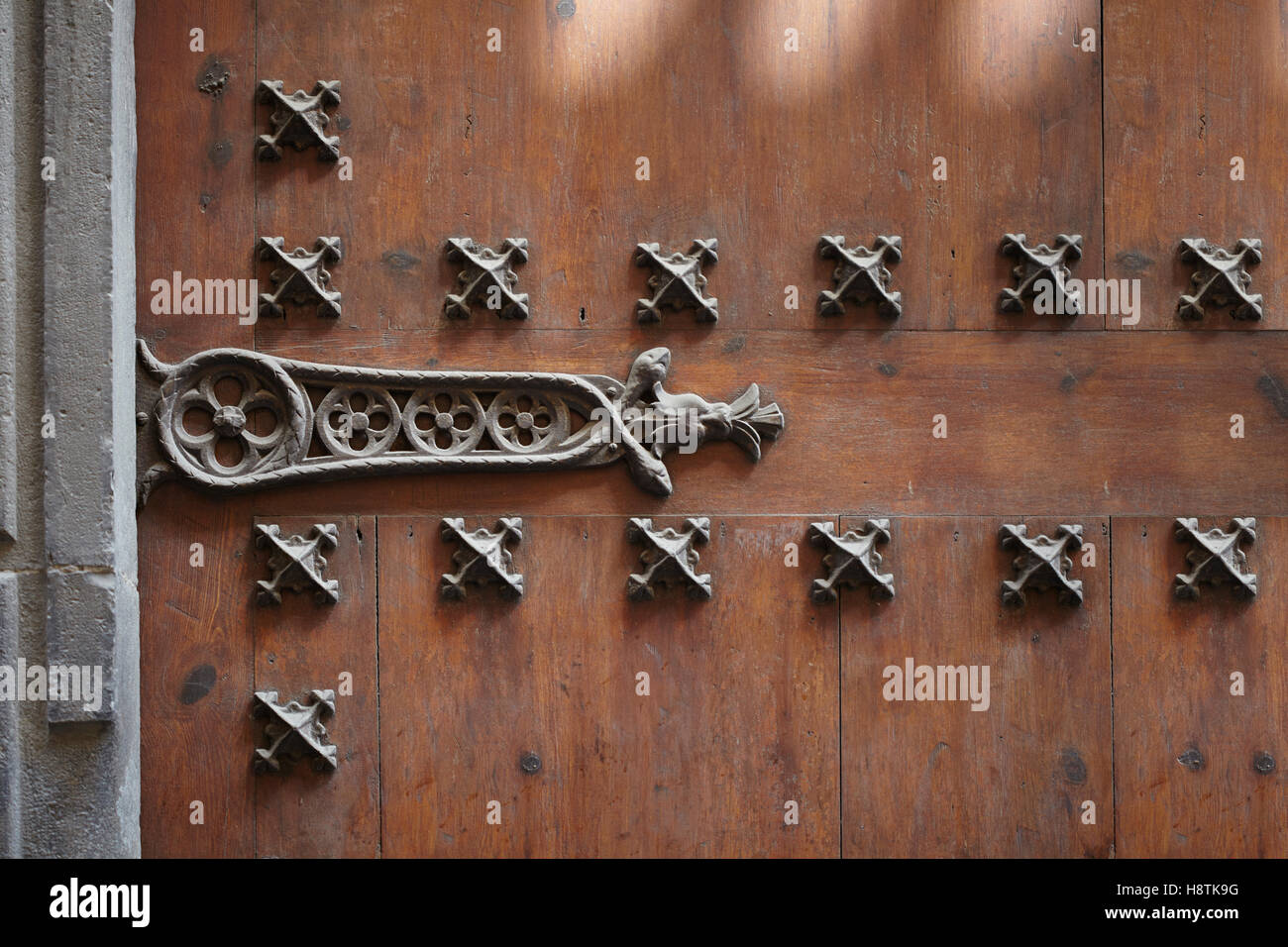 Ancient wooden door hinges hi-res stock photography and images - Alamy
