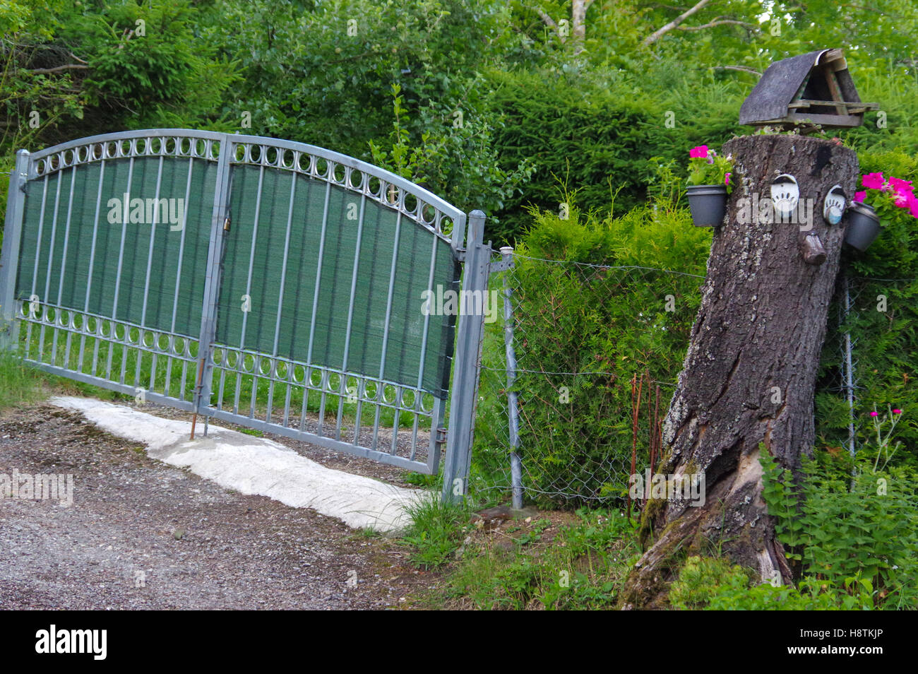 a Gate and Drive of a Country Estate Stock Photo - Alamy