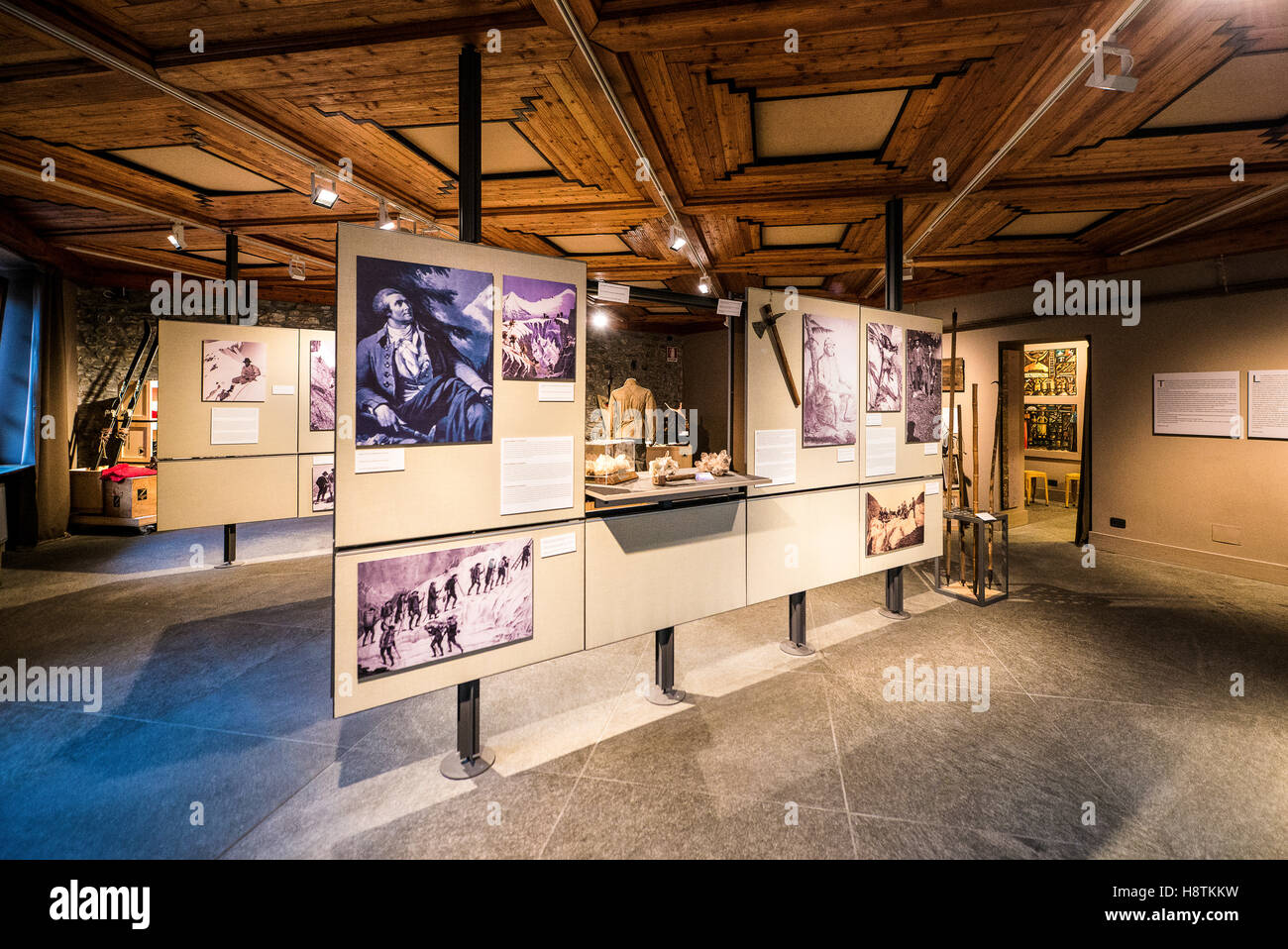 Museum guides hi-res stock photography and images - Alamy