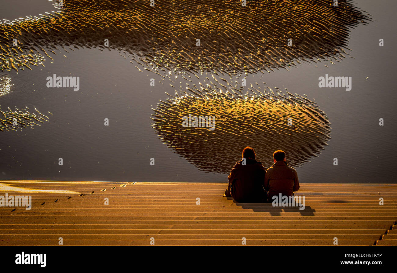 Watching sunset uk hi-res stock photography and images - Alamy