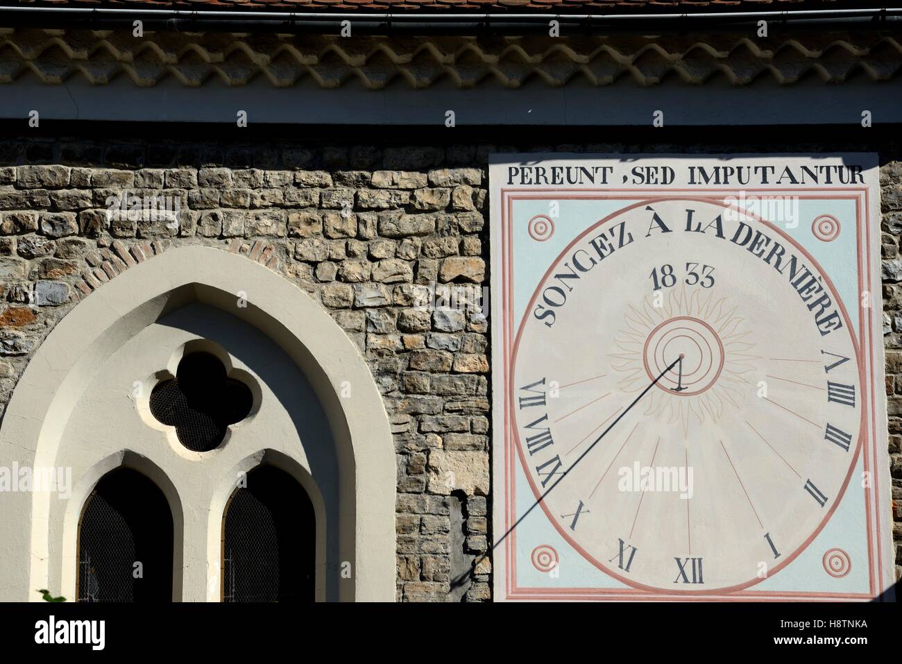 Inscription " Think of the last " church Sundial Notre Dame , Place de ...