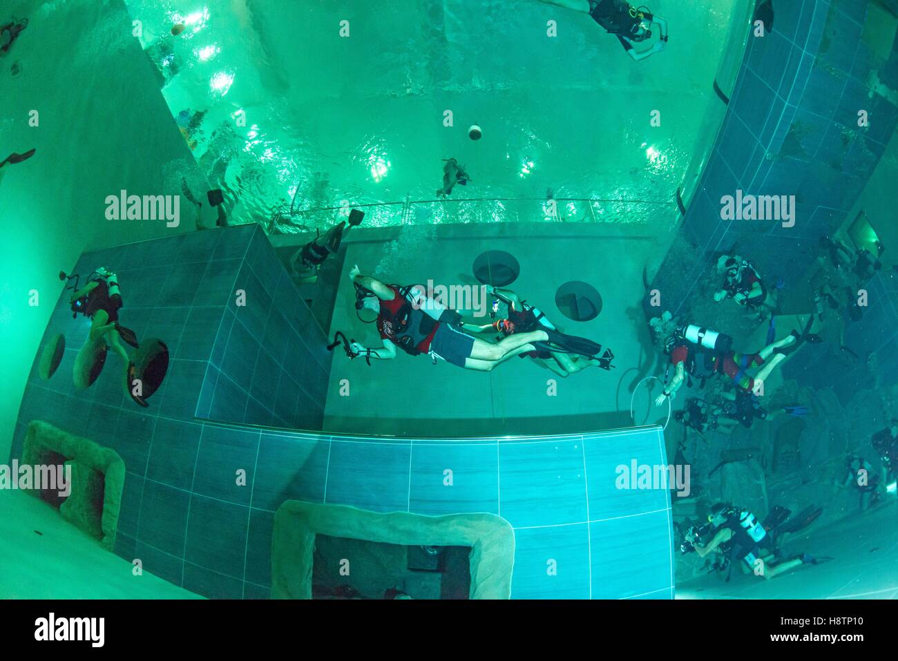 Deepest swimming pool hi-res stock photography and images - Alamy