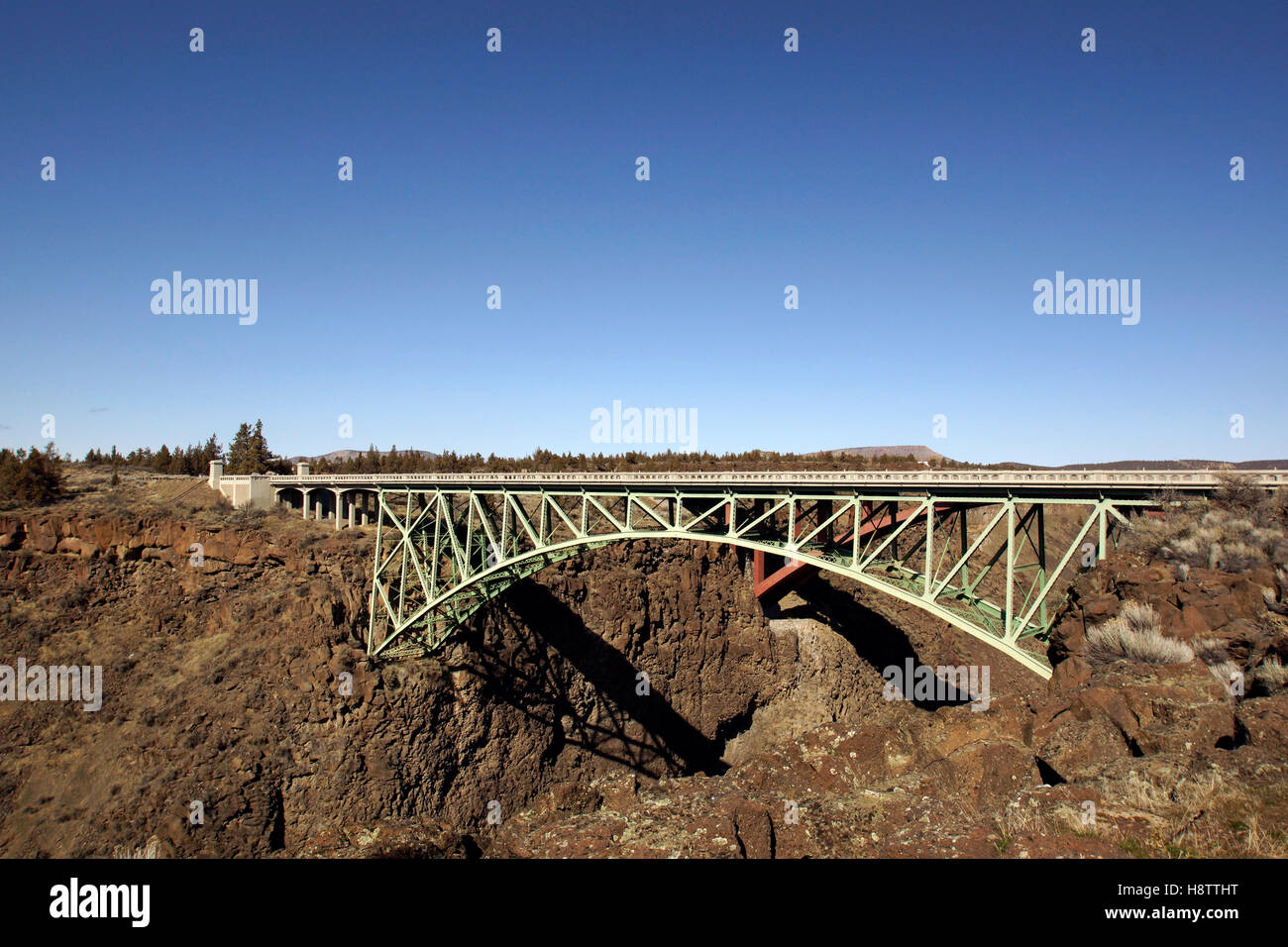 Highway Bridge over the Crooked River Canyon Stock Photo - Alamy