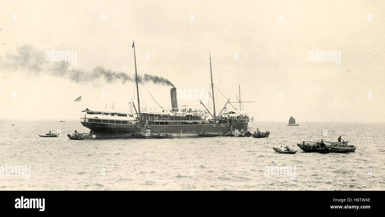 Refugee ship hi-res stock photography and images - Alamy