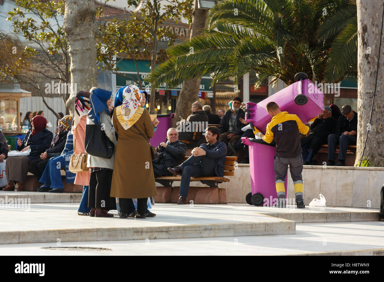 Neighborhood Mosque Stock Photos & Neighborhood Mosque Stock Images - Alamy