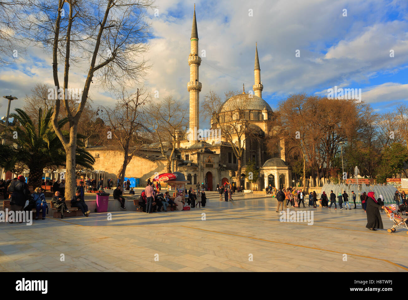 Sacred mosque hi-res stock photography and images - Alamy